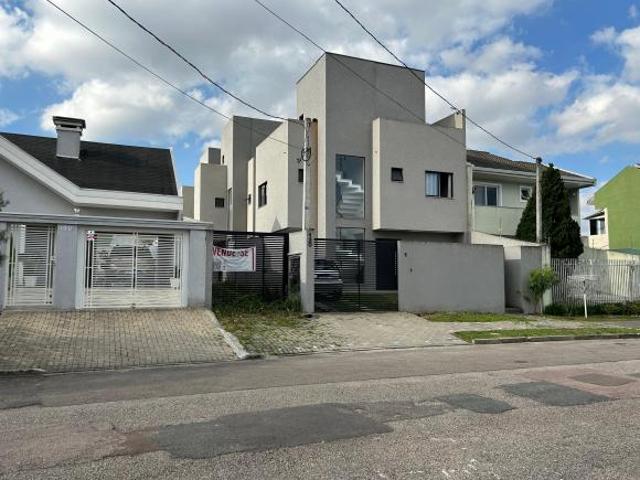 Sobrado moderno com terraço e espera pra hidromassagem