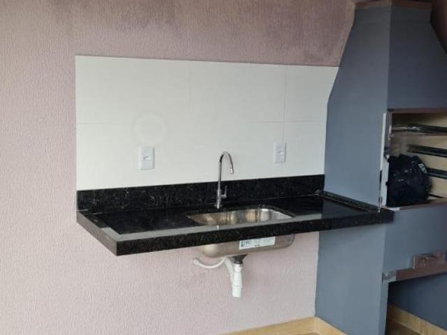 Sobrado Moderno com 3 Dormitórios, Suíte com Closet e Área Gourmet no Condomínio Vila Romana Pinda