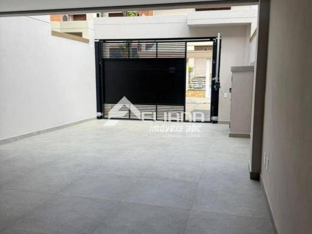 Sobrado Novo e Moderno à Venda – Bairro Olímpico SCS