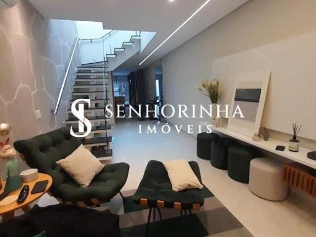 Sobrado moderno à venda na Vila Granada com 160m², 3 suítes, 2 salas, espaço gourmet com churrasquei