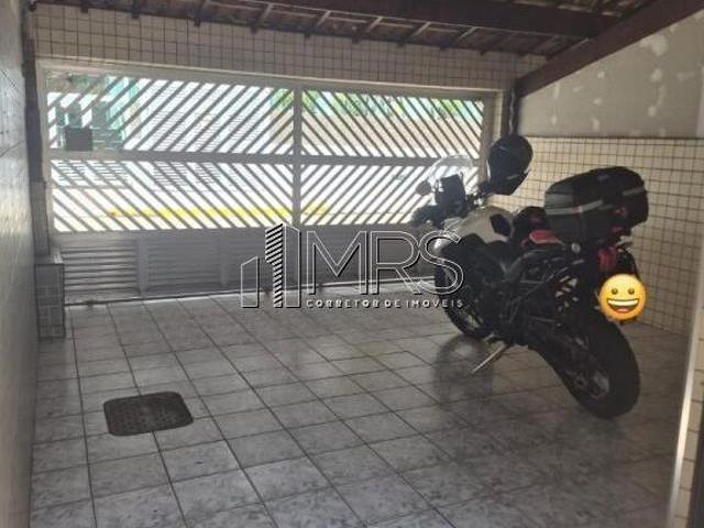 Sobrado Moderno à Venda na Guilhermina, Praia Grande 2 Quartos e Garagem
