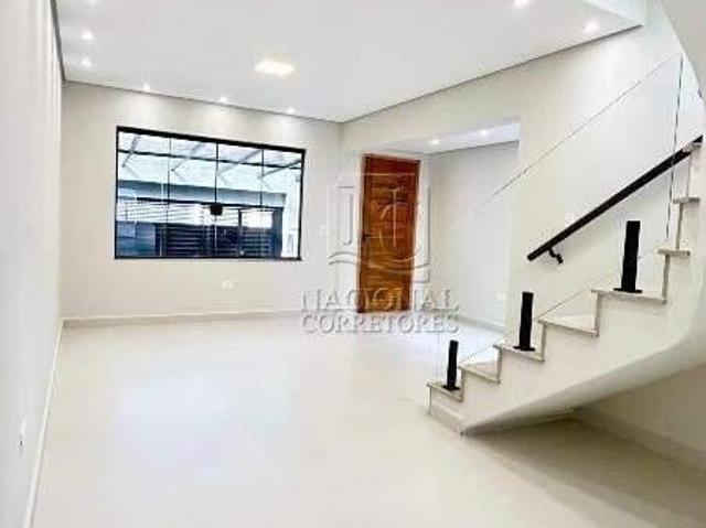 Sobrado moderno à venda no bairro Anchieta – 3 suítes, 2 vagas, próximo ao Golden Square