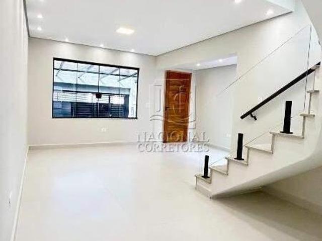 Sobrado moderno à venda no bairro Anchieta – 3 suítes, 2 vagas, próximo ao Golden Square