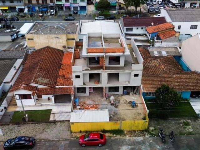 Sobrado moderno à venda no Capão da Imbuia com 191,68 m² terraço incrível e 2 vagas