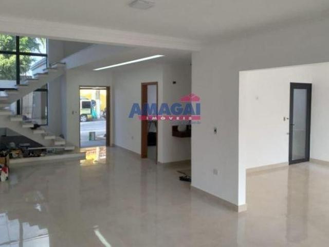 Sobrado moderno novo no Villa Branca
