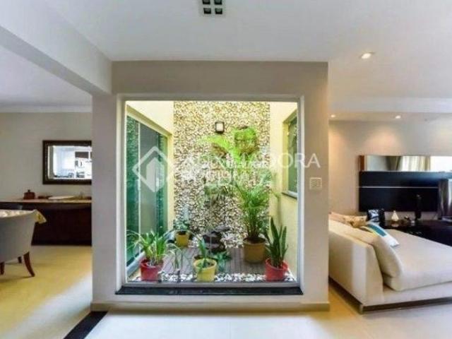 SOBRADO MODERNO RESIDENCIAL COM PISCINA PRIVATINA A VENDA JARDIM DO MAR SBC