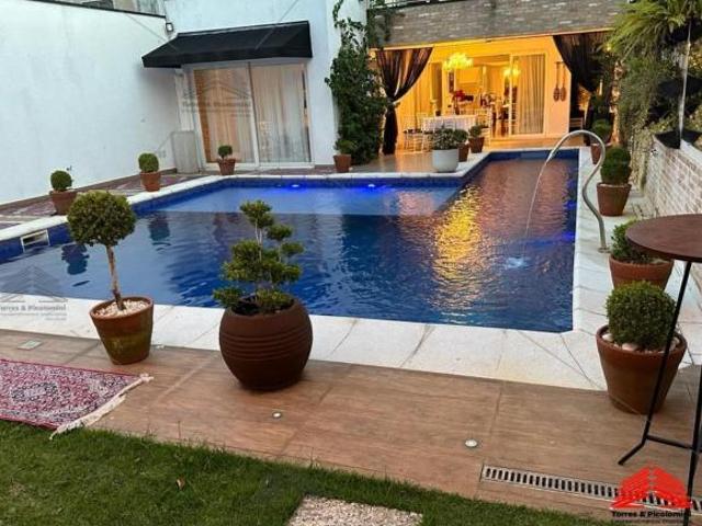 Sobrado Mooca Venda e Locação,4 suítes,1 master,4 salas,lareira,churrasqueira,piscina aquecida,salão