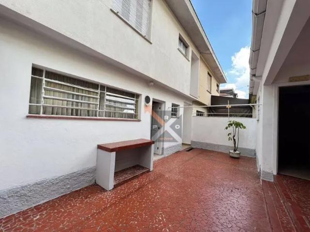 Sobrado Mooca, 200 m² de área útil, 3 amplos dormitórios, sendo 1 suíte, 3 banheiros, 2 vagas