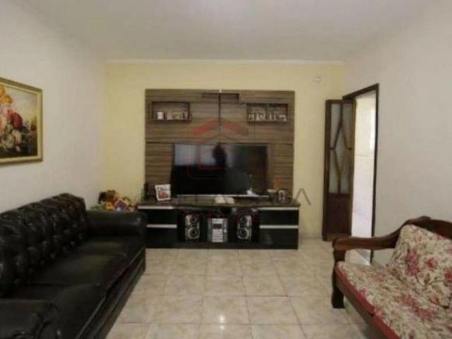 Sobrado na Mooca com 2 dormitórios, 2 banheiros e quintal