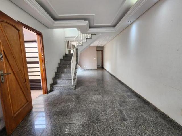 Sobrado na Mooca para alugar com 150m² 4 vagas