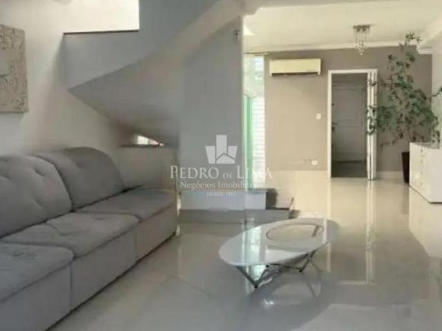 Sobrado na Mooca 2 dorms, 2 suítes, 2 salas, 4 banheiros, 4 vagas 184m² área útil