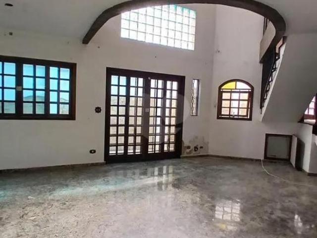 Sobrado na Água Fria com 4 dormitórios