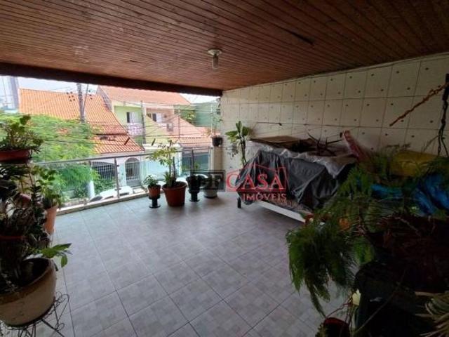 Sobrado na Cidade Líder 4 Dormitórios, 2 Vagas, 209 m²
