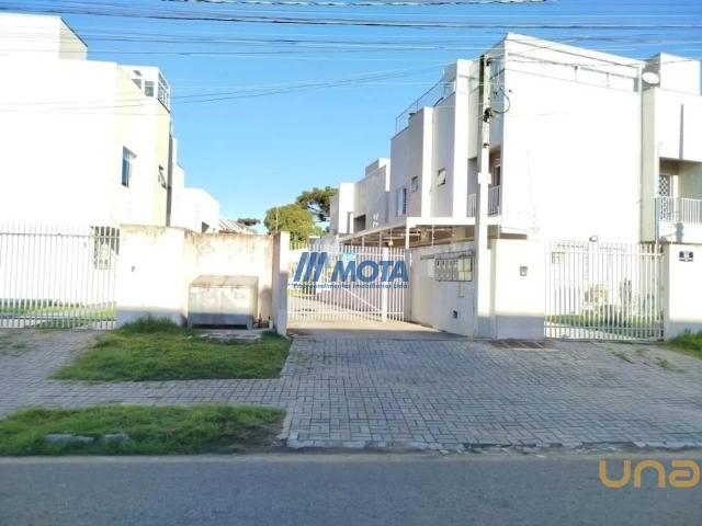 Sobrado na Doutor Gonzaga de Campos Uberaba Curitiba PR, aluguel por R$ 2.850