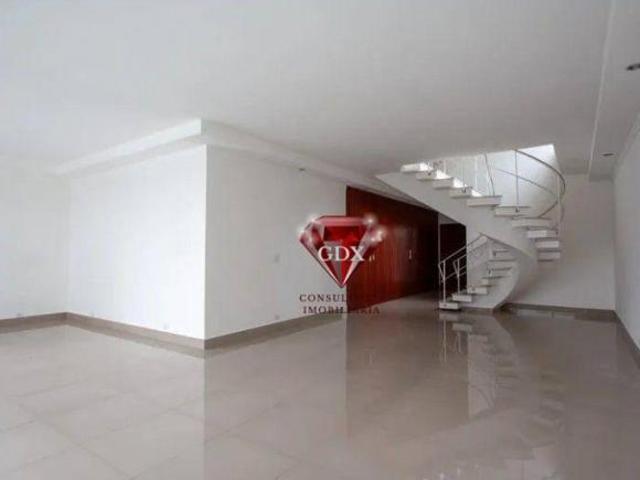 Sobrado na Granja Julieta