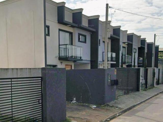 Sobrado na planta em condomínio Fechado