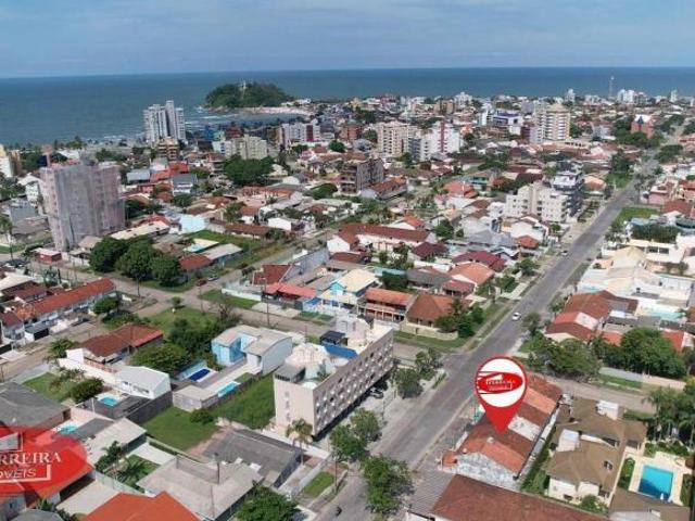 Sobrado na Praia Central