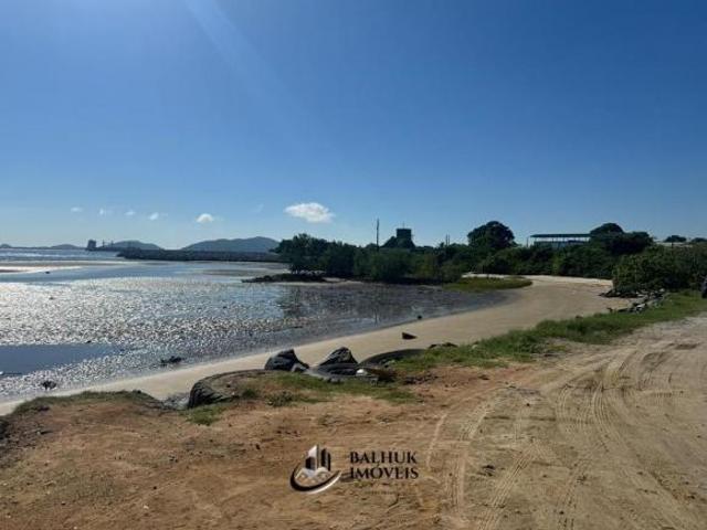 Sobrado na prainha Pontal do Sul