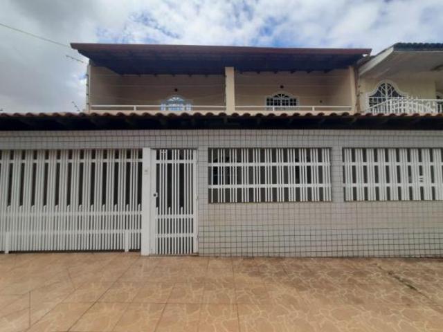 Sobrado na QNL 10com 3 quartos em Taguatinga Norte Brasília DF
