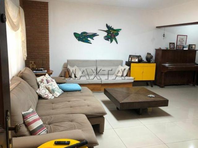 Sobrado na Região da Bortolândia com 327m², com 4 Dormitórios 2 Suítes, 4 Banheiros e 2 Vagas