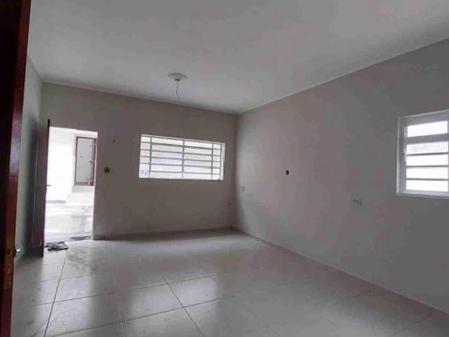 Sobrado na Vila Galvão – 328m², 3 Quartos, 10 Vagas com portão eletrônico, Edícula, salão de jogos e
