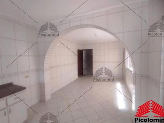 Sobrado na Vila Formosa, com 03 dormitórios, 01 suite, sala ampla, cozinha, 03 banheiros, lavanderi