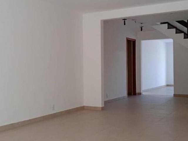 Sobrado na Vila Madalena com 476m², 3 quartos, 1 suíte