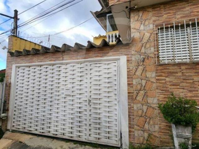 Sobrado na Vila Medeiros com 3 quartos, 2 vagas de garagem