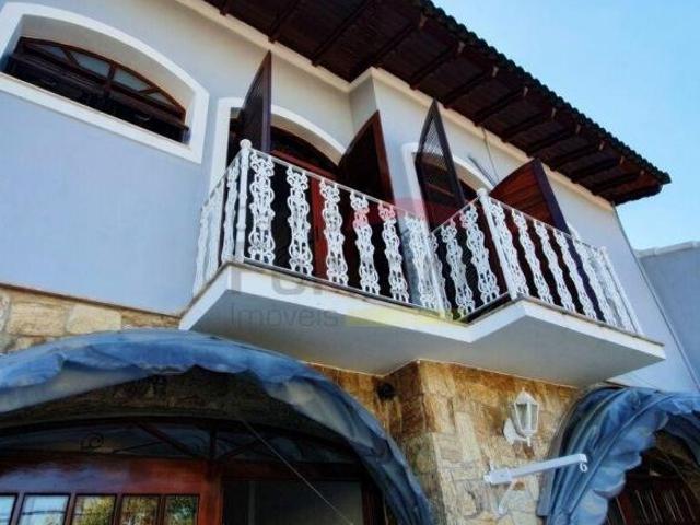 Sobrado na Vila Paulicéia com 4 quartos, 3 vagas, próximo ao Metrô Estação Ayrton Senna