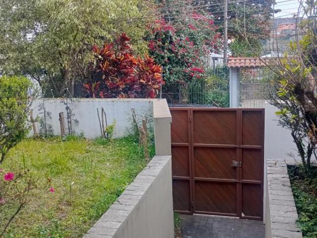 Sobrado na Vila Universitaria Lindo Sobrado com área verde