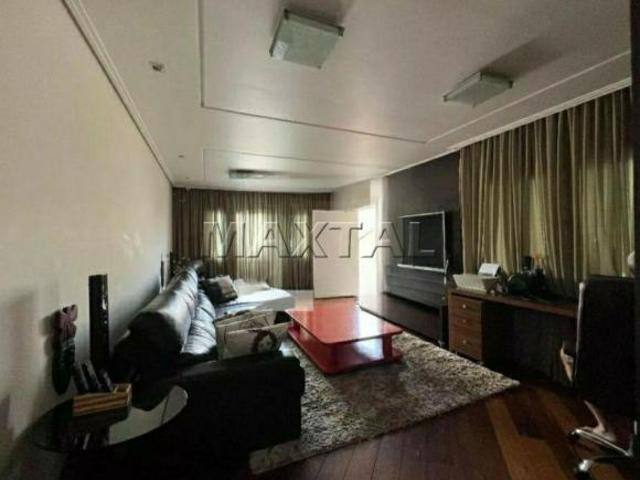 Sobrado na Zona Norte, Bairro Lauzane Paulista, sendo 4 Suítes e 5 Vagas de Garagem com 324m²