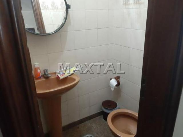 Sobrado na Zona Norte, no Bairro Santana com 3 Dormitórios e 1 Suíte, 4 Vagas cobertas com 294m²