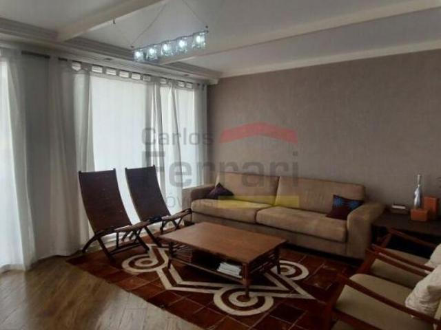 Sobrado nas Palmas do Tremembé, 520m² 3 quartos, 1 suíte, piscina aquecida, 3 vagas