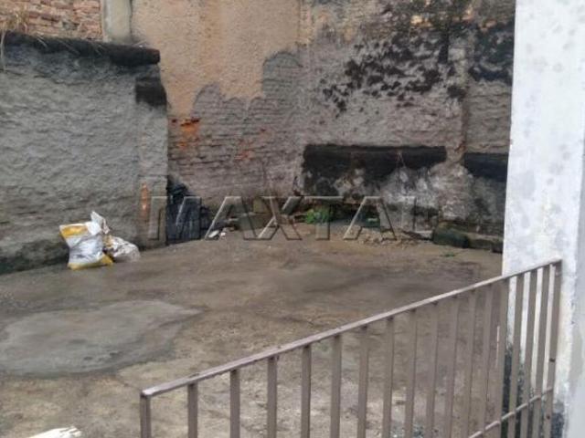 Sobrado no Mandaquí. Com 3 dormitórios, sala, cozinha, 2 vagas amplas e quintal