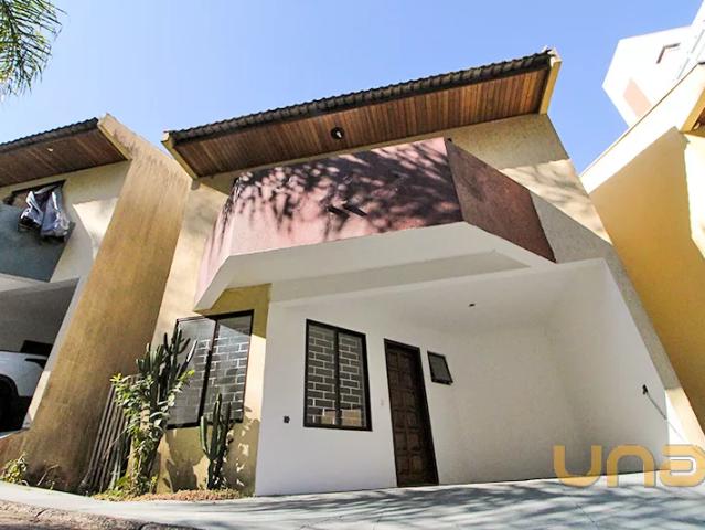 Sobrado no Mossunguê de 102.2 m² com 3 quartos