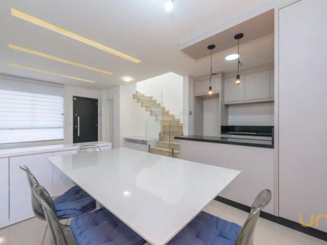 Sobrado no Novo Mundo de 104 m² com 3 quartos