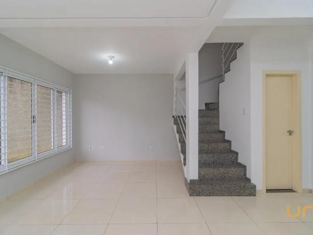 Sobrado no Água Verde de 165 m² com 3 quartos