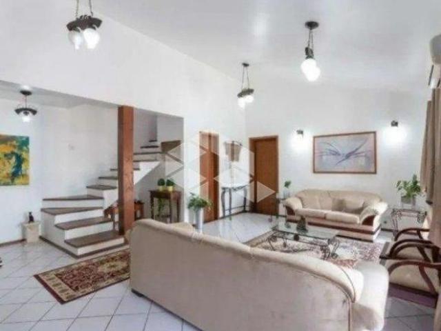 Sobrado no Bairro Tristeza com 3 quartos, 2 vaga e 131.4m² para vender no Bairro Tristeza em Porto
