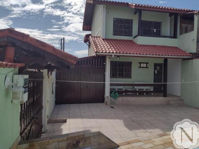Sobrado à venda com 3 quartos no bairro Bopiranga