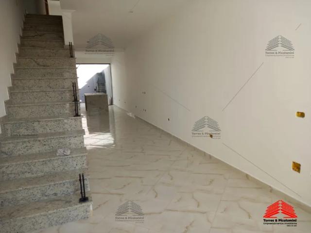 Sobrado no Bairro do Bosque da Saúde, com 3 dormitórios, 01 suite, sala ampliada, com quintal e chur