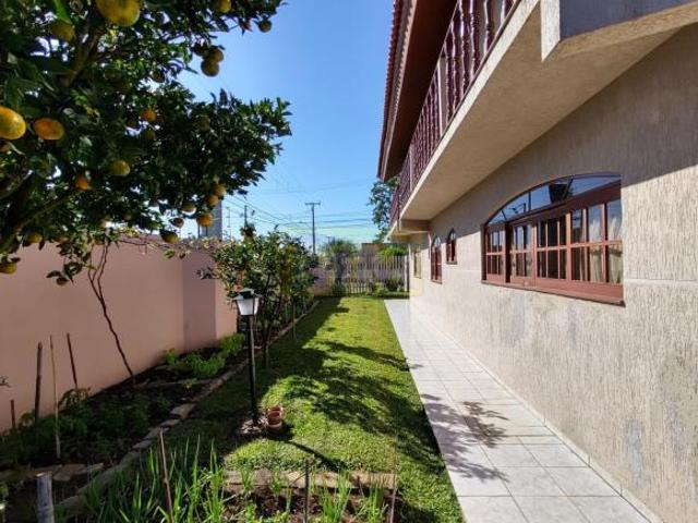 Sobrado no bairro Emiliano Perneta em Pinhais