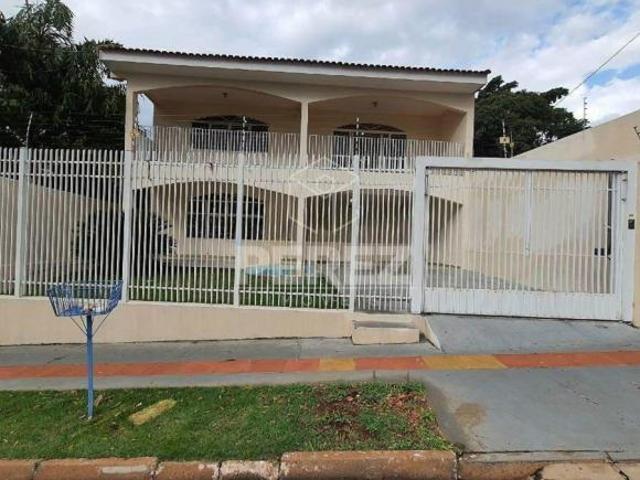 Sobrado no bairro Monte Castelo