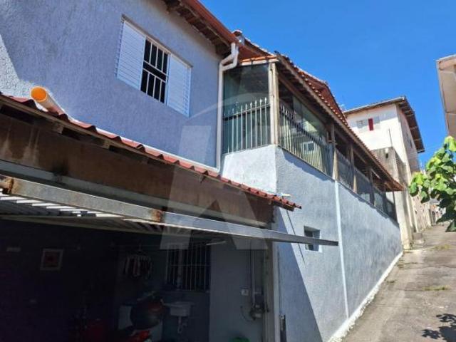 Sobrado no Bairro Parada Inglesa com 2 Suítes e 1 Vaga