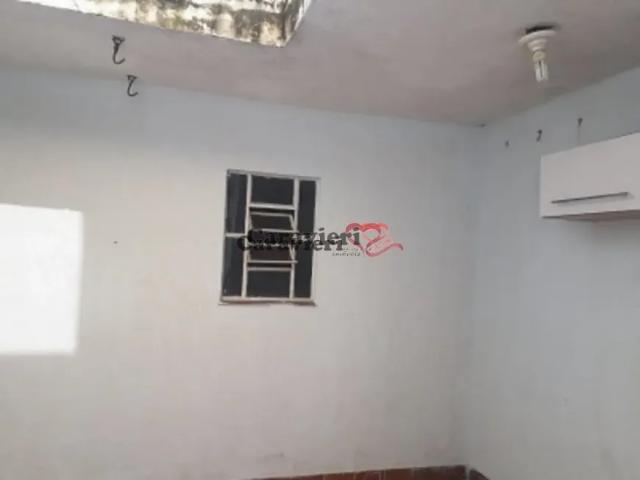 Sobrado no bairro Penha de França, 3 dorms, sala, cozinha, edícula, quintal, sacada, sem vaga