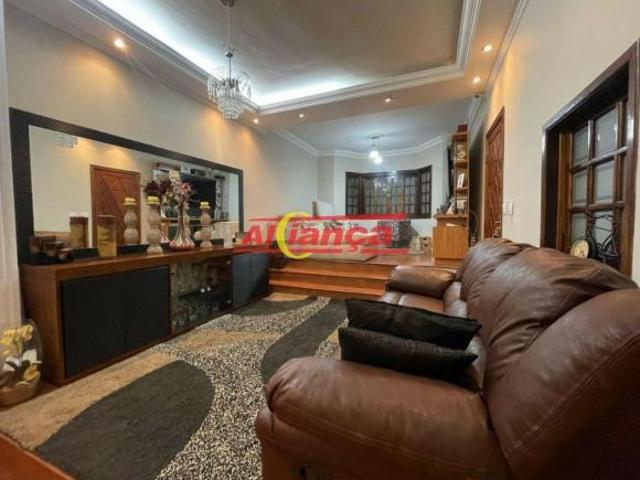 SOBRADO NO BAIRRO SANTA MENA ESPAÇO, CONFORTO E LOCALIZAÇÃO PRIVILEGIADA