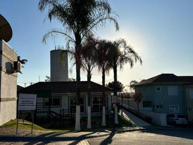 SOBRADO NO BELLA COLÔNIA DE 2 QUARTOS, 1 VAGA, COZINHA PLANEJADA E SALA ESTENDIDA