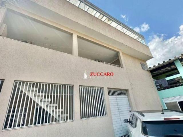 Sobrado no Bom Clima em Rua Particular Completo om 3 dormitórios à venda, 220 m² por R$ 950.000