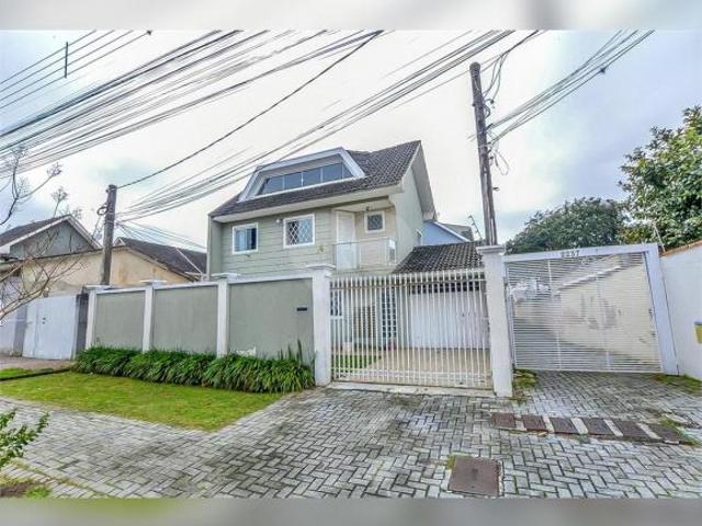 SOBRADO NO BOQUEIRÃO APROX. 150 m² CONSTRUÍDOS 3 QUARTOS SUÍTE 4 VAGAS R$ 800 MIL