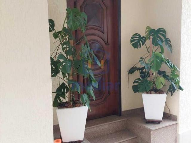 SOBRADO NO BOQUEIRÃO SANTOS 3 DORMITÓRIOS 2 SUÍTES 276,00 M2 DE ÁREA ÚTIL