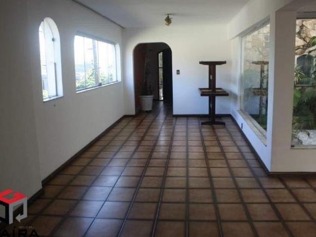 Sobrado no Brooklin com 328 m2
